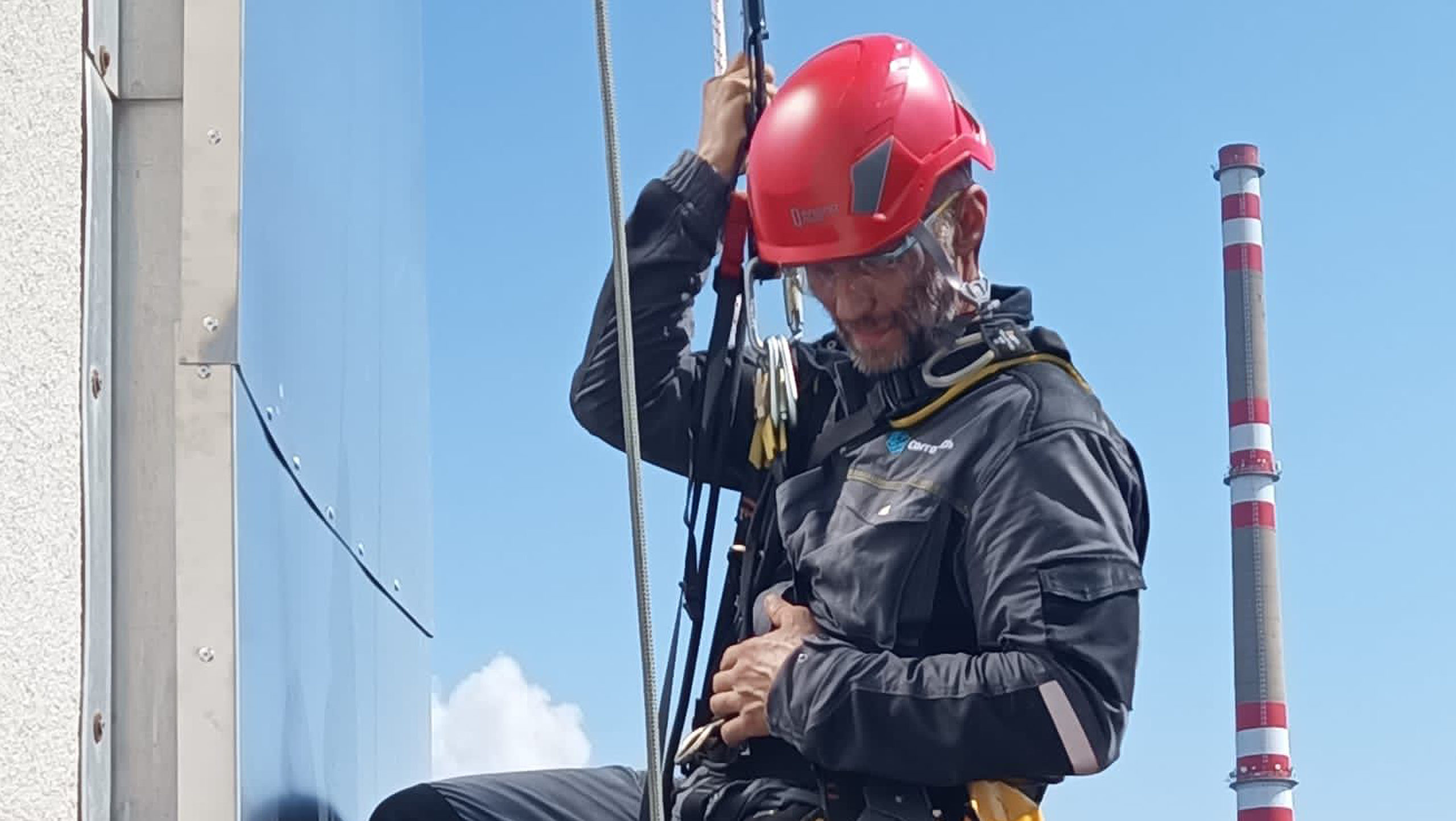 Visual inspection of the condition of the lining of the steel structure ...