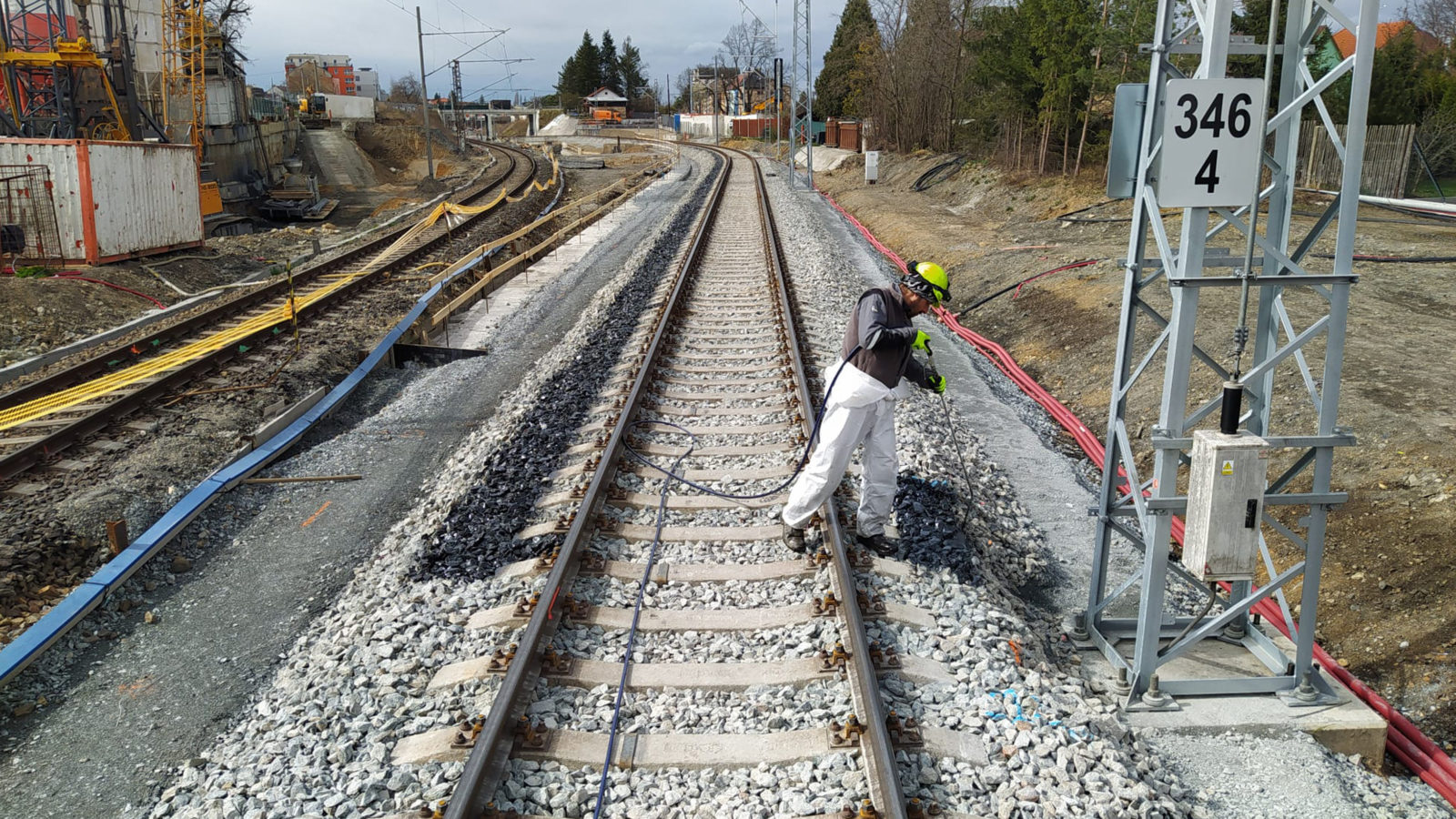 Resin reinforcement of gravel subgrades of rail routes - Corrotech ...