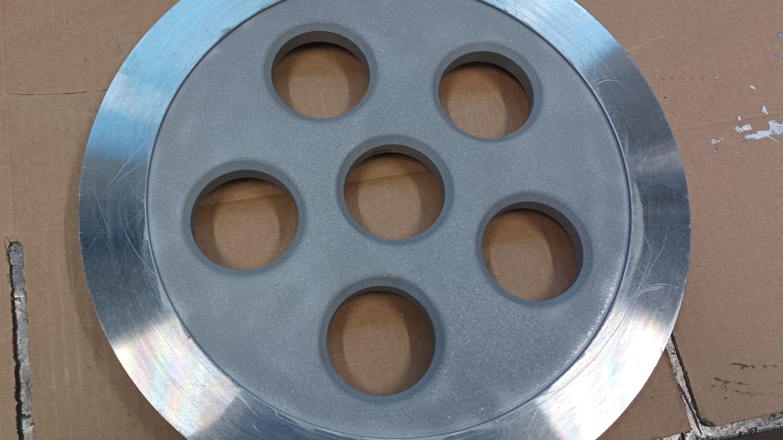 Protection of the pipe section and orifice against the effects of ...